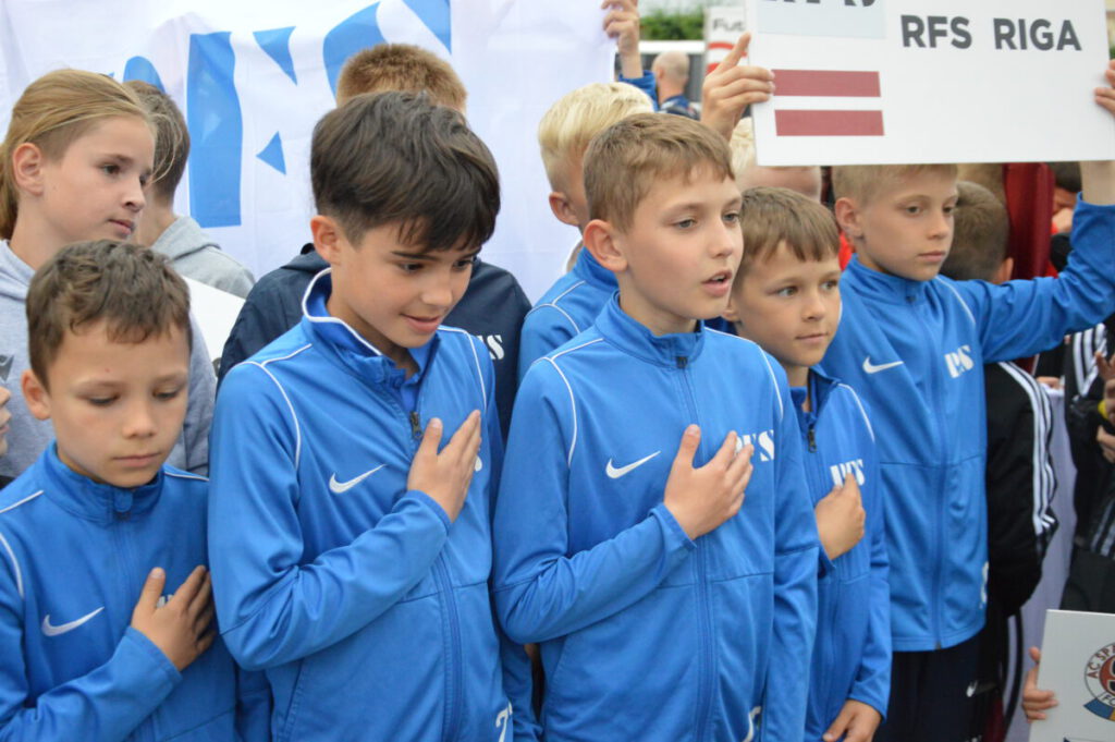 Ruszył XI Międzynarodowy Turniej Sokolika w Starym Sączu ... Ruszył XI Międzynarodowy Turniej Sokolika w Starym Sączu ...