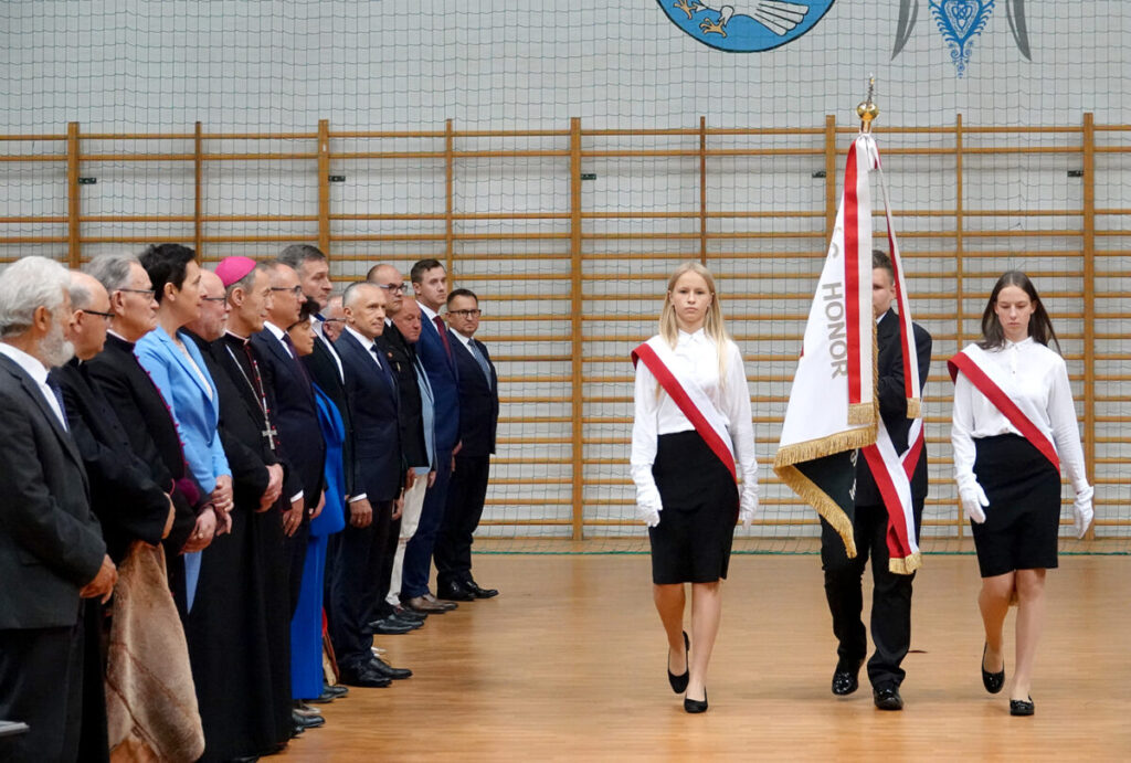 SP W cku Ma Ju Sztandar Starosadeckie info SP W cku Ma Ju Sztandar Starosadeckie info